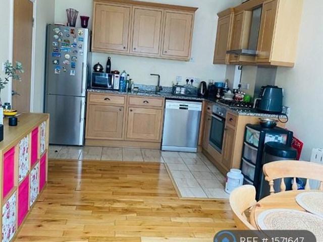 York Road, London, N11 2 bed flat to rent £1,900 pcm £438 pw