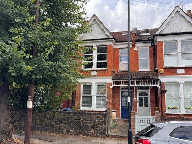 York Road, London N11, 3 bed flat to rent, £2,150 pcm | PrimeLocation