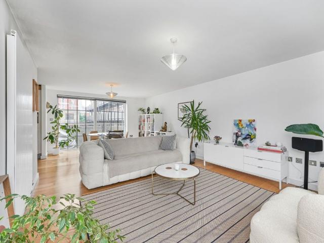 York Road, London SW11, 1 bed flat to rent, £3,000 pcm | PrimeLocation