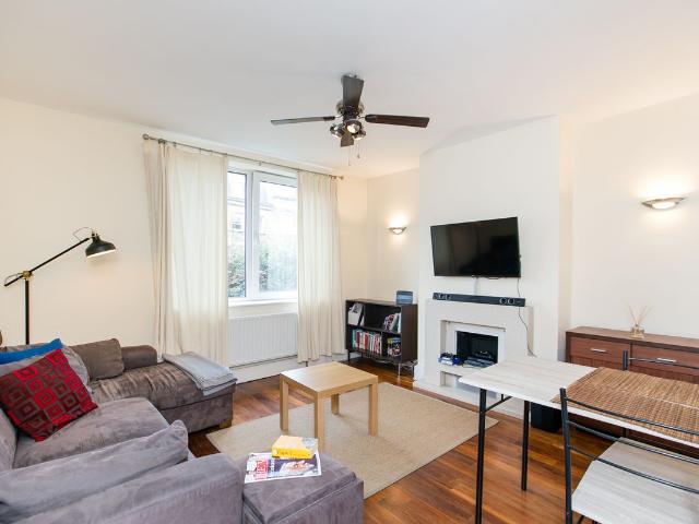 York Road, London SW11, 2 bed flat to rent, £1,995 pcm | PrimeLocation