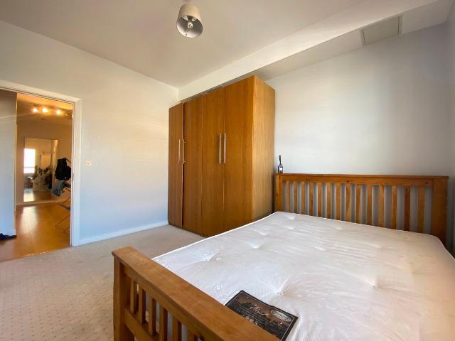 York Road, London SW11, Room to rent, £1,350 pcm | PrimeLocation