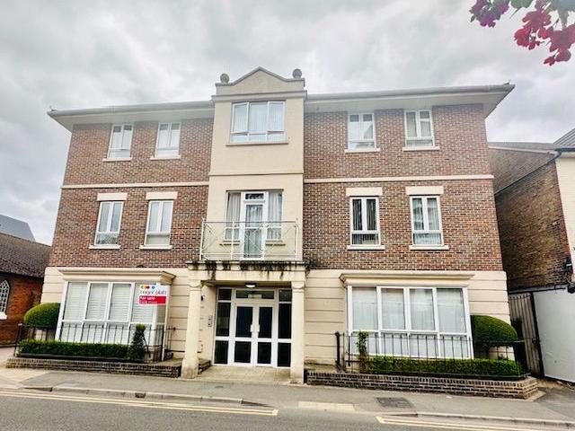 York Road, Maidenhead SL6, 1 bed flat to rent, £1,400 pcm | PrimeLocation