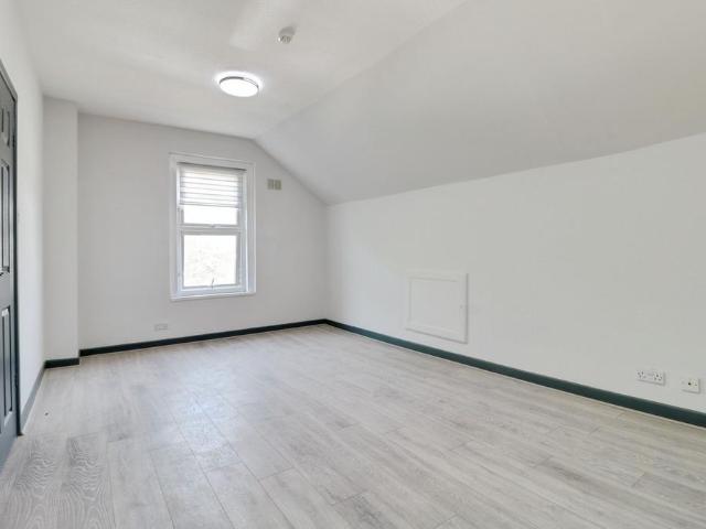 York Road, Southend on sea, SS1 1 bed flat to rent £1,000 pcm £231 pw