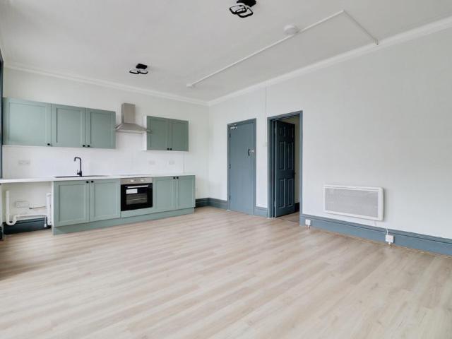 York Road, Southend on sea, SS1 1 bed flat to rent £1,000 pcm £231 pw