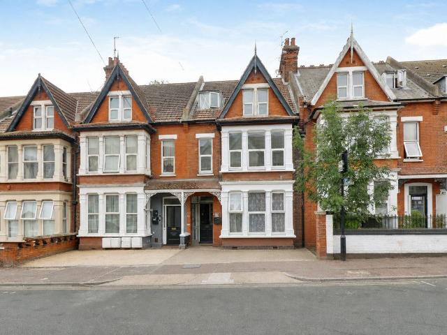 York Road, Southend On Sea SS1, 1 bed flat to rent, £1,100 pcm | PrimeLocation