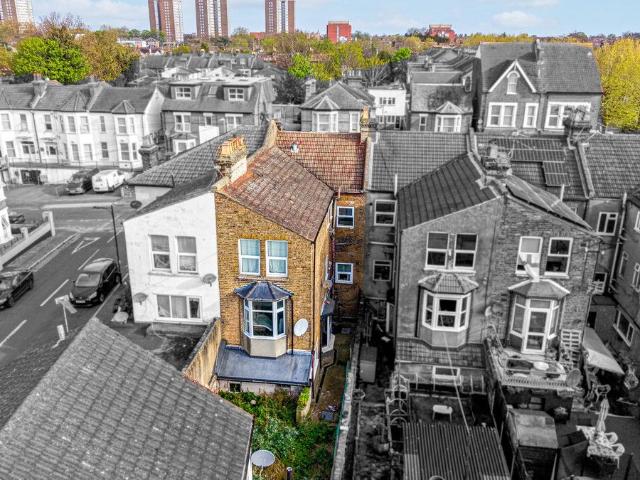 York Road, Southend On Sea SS1, 1 bed flat to rent, £725 pcm | PrimeLocation