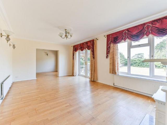 York Road, Sutton, SM2 3 bed bungalow to rent £6,000 pcm £1,385 pw