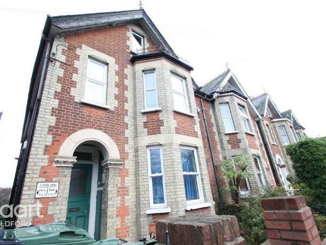 York Road, Surrey 1 bed flat to rent £1,195 pcm £276 pw