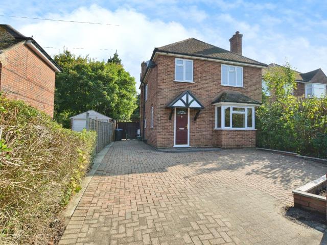 York Road, Woking, Surrey GU22, 3 bed detached house to rent, £2,300 pcm | PrimeLocation