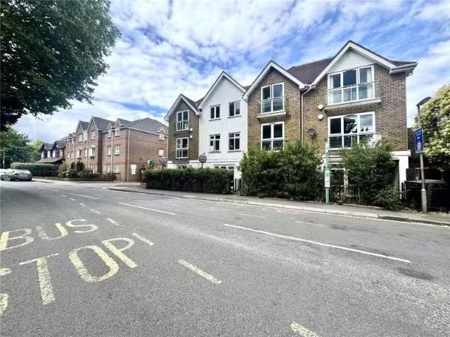 York Road, Woking, Surrey, GU22 7EN