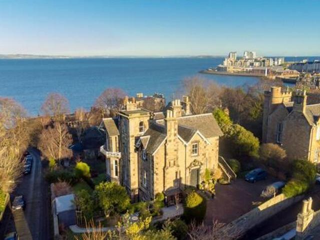 York Road, Trinity, 3 Bedroom Apartment