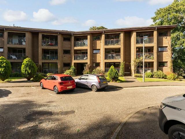 York Road, Trinity, Edinburgh, EH5 2 bed flat to rent £1,275 pcm £294 pw