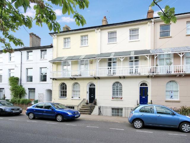 York Road, Tunbridge Wells TN1, 1 bed flat to rent, £1,250 pcm | PrimeLocation