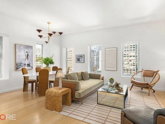 York St Apt B, New York, Condo For Sale