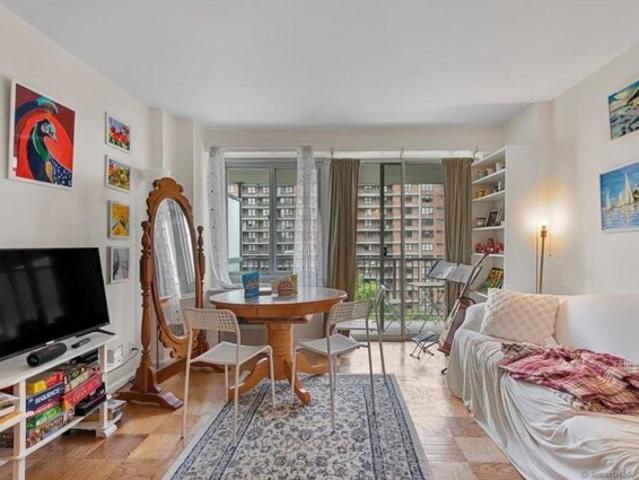 York St Apt R, New Haven, Condo For Sale