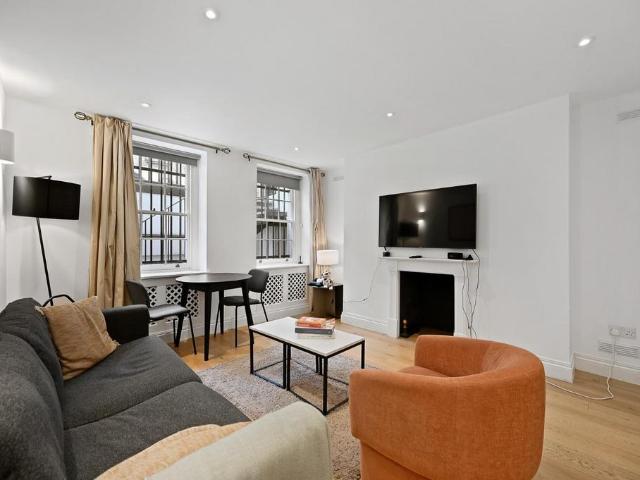 York Street, London 2 bed apartment to rent £3,000 pcm £692 pw