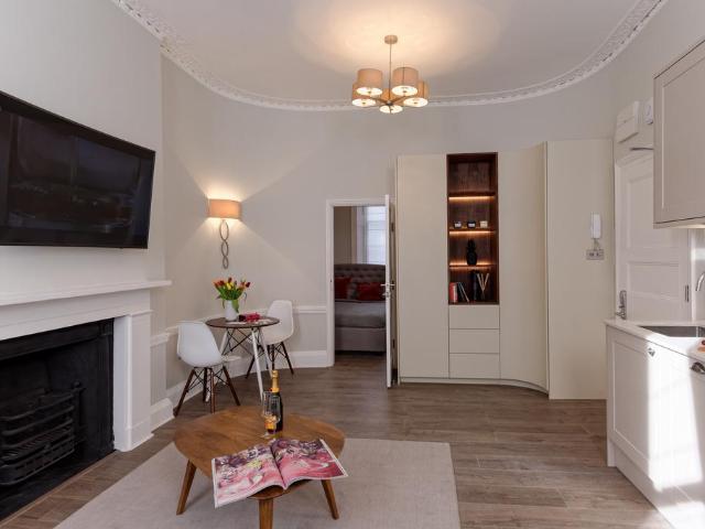 York Street, London W1H 1 bed flat to rent £4,312 pcm £995 pw