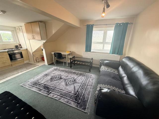 York Street, Manchester M19, 1 bed flat to rent, £825 pcm | PrimeLocation