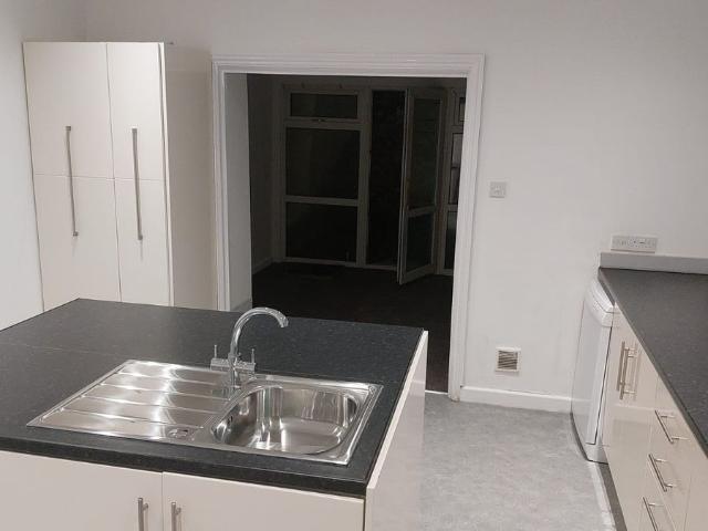 York Street, Newcastle Upon Tyne NE4, 5 bed terraced house to rent, £2,700 pcm | PrimeLocation
