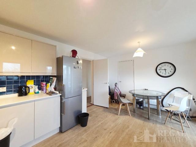 York Way Ct Estate, Kingscross, London N1, 3 bed flat to rent, £3,600 pcm | PrimeLocation