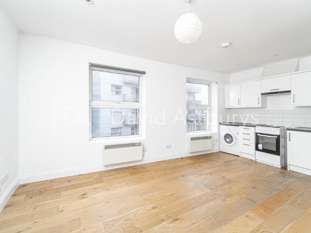 York Way, Islington, London 1 bed flat to rent £1,750 pcm £404 pw