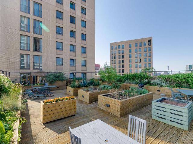 York Way, King's Cross, London, N1C 1 bed flat to rent £2,600 pcm £600 pw