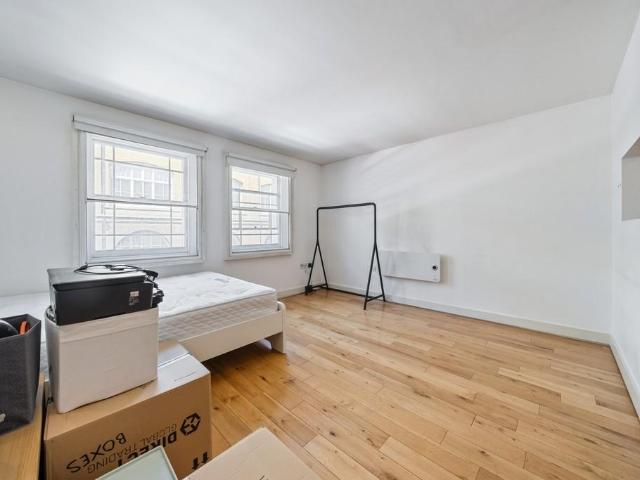 York Way, Kings Cross, London Studio to rent £1,950 pcm £450 pw