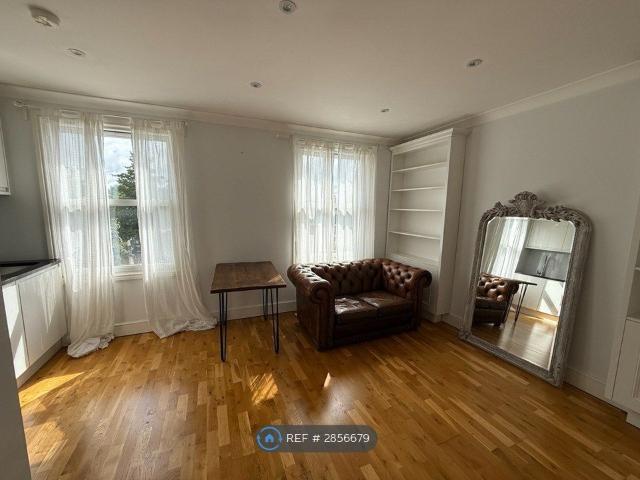 York Way, London N7, 1 bed flat to rent, £2,200 pcm | PrimeLocation