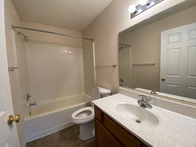 YORKTOWN ESTATES 2 Bedroom Apartment for Rent at 9250 W 21st St N, Wichita, KS 67205