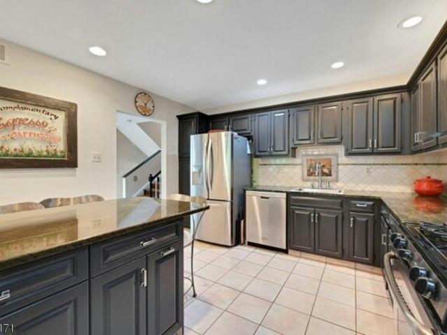 Yorktowne Ct, Washington Township, Home For Sale