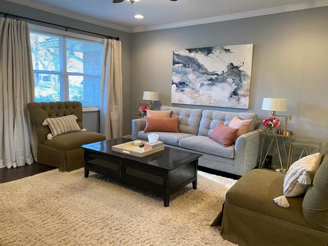 You will love this cozy home. This is a very nice space to relax in. Kitchen is well stocked to make a meal. Large bedroom with king bed, tv, and plenty of closet space. Recent renovation, new tile, new kitchen with ss appliances.