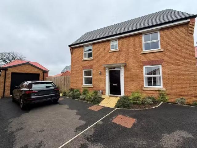 Young Close, Overstone, NORTHAMPTON