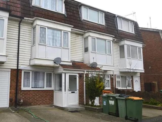 Young Road, Custom House, London, E16 3RR, United Kingdom | 4 bed townhouse for rent #140399607 | Rentberry