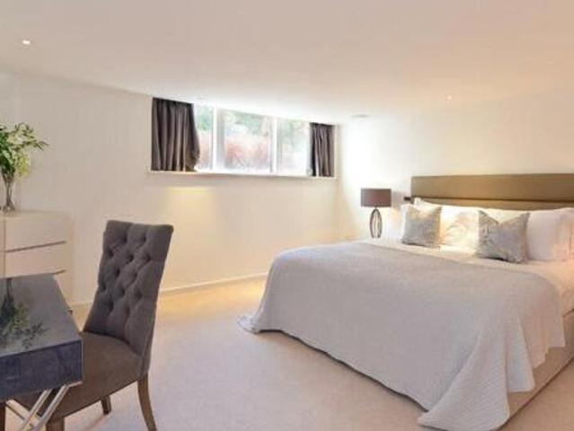 Young Street, Kensington, 2 Bedroom Flat