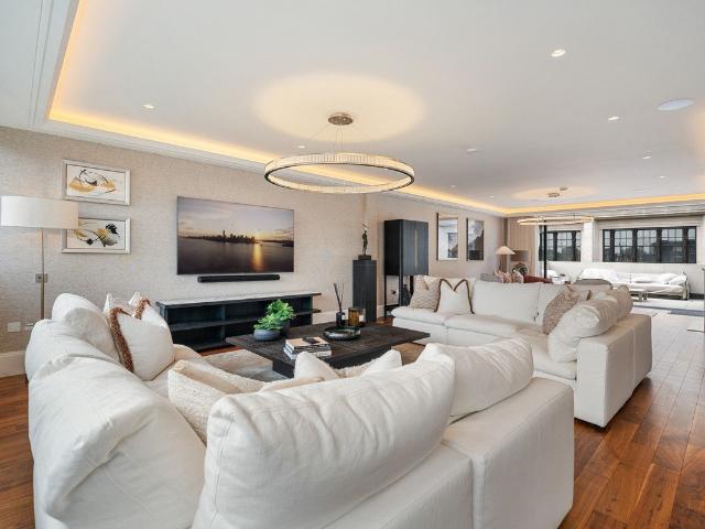 Young Street, Kensington W8, 3 bed penthouse to rent, £27,083 pcm | PrimeLocation