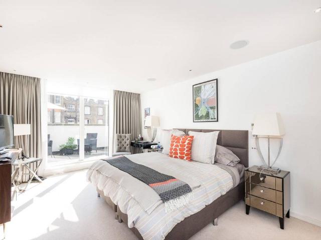Young Street, Kensington, London, W8 2 bed flat to rent £13,000 pcm £3,000 pw