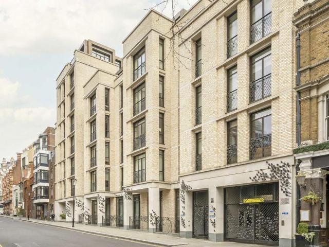 Young Street, London W8 Studio to rent £2,999 pcm £692 pw