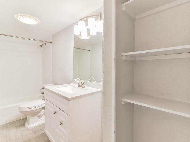 Your Next Home Awaits at Sun Ridge Apartments 1 Bedroom Apartment for Rent at 6608 South Fwy, Fort Worth, TX 76134 Hallmark Camelot
