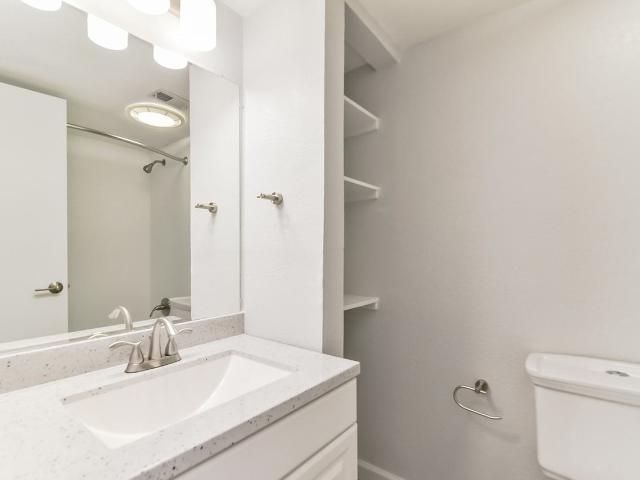 Your Next Home Awaits at Sun Ridge Apartments 1 Bedroom Apartment for Rent at 6608 South Fwy, Fort Worth, TX 76134 Hallmark Camelot