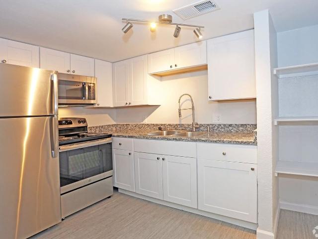 Your Next Home Awaits at Sun Ridge Apartments 2 Bedroom Apartment for Rent at 6608 South Fwy, Fort Worth, TX 76134 Hallmark Camelot
