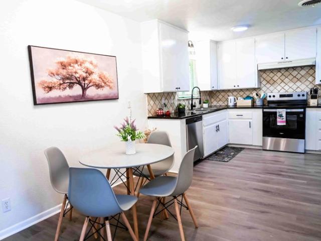 Your Comfy, Modern Home in Killeen Awaits!