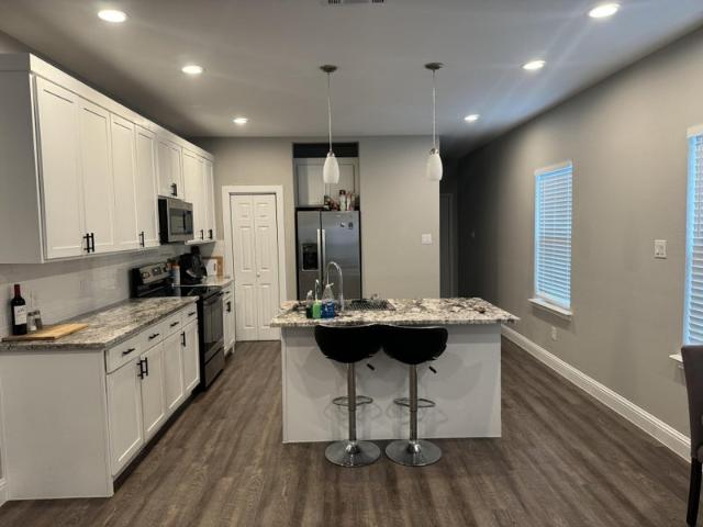 Your Cozy Dallas Room | Modern & Quiet