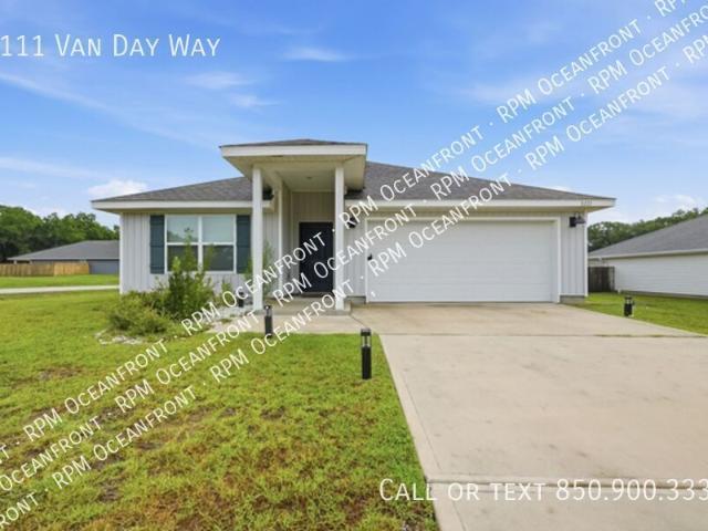 Your Crestview Home Awaits – Convenient to Eglin AFB & Duke Field!