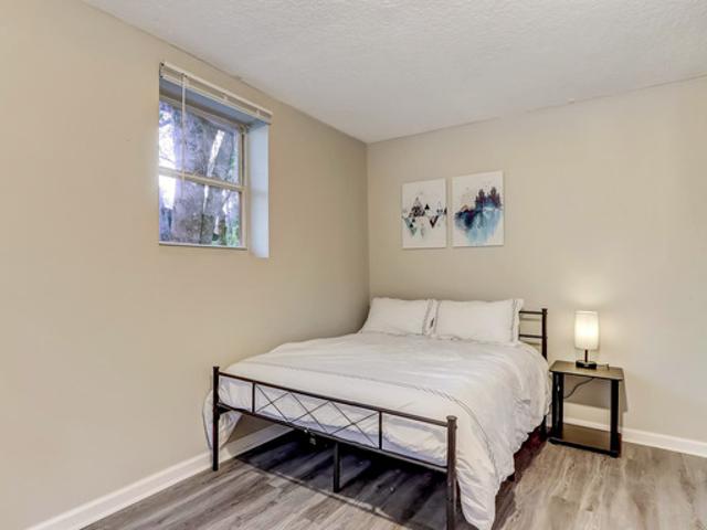 Your Dream Home Awaits: Serenity Meets Convenience in Jacksonville!