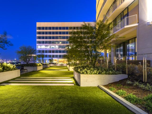 Your Houston Sanctuary: One Bedroom Apartment with Park Views