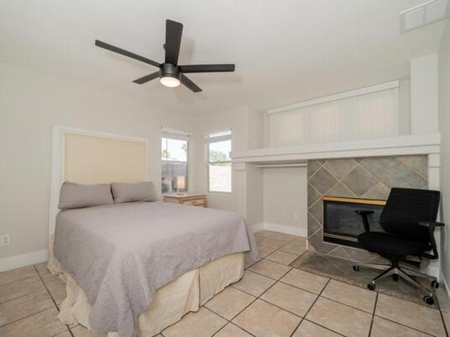 Your Ideal home in Las Vegas! Just minutes from Nellis & Sahara with easy access to Freeways 95 & 15! Enjoy close proximity to major employers and vibrant shopping centers. Don't miss out!