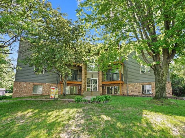 Your Peaceful New Brighton Haven Awaits at Silver View Villa 2 Bedroom Apartment for Rent at 2311 26th Ave Nw, Arden Hills, MN 55112 Arden Hills Shoreview