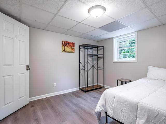 Your Perfect Retreat Awaits! Beautifully Decorated Home Close to Highways for Easy Access!
