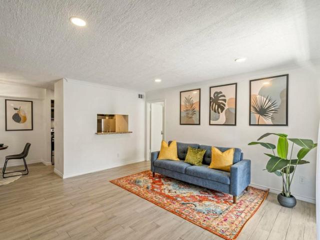 Your Private Oasis: Room w EnSuite Bath near Do