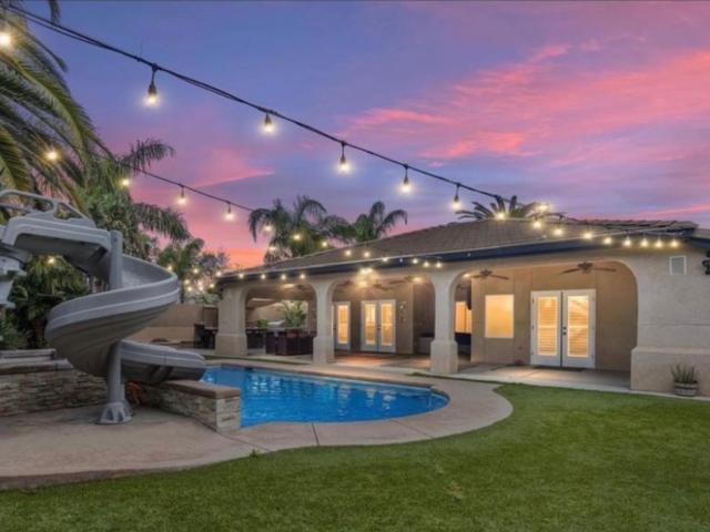 ☀️ Your Private Staycation Home with Resort Style Backyard ☀️